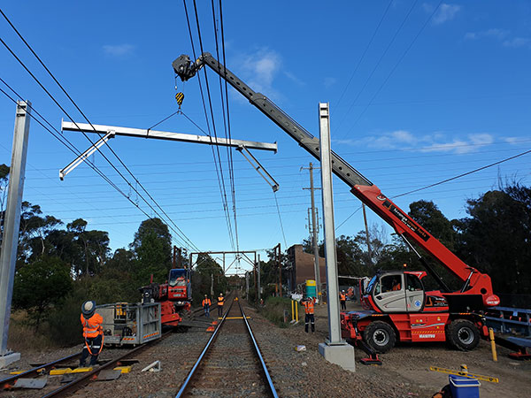 Specialised Hi-Rail Equipment Suppliers in Sydney | Hi-Range Crane Forks